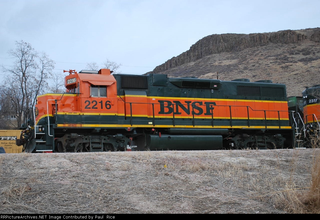 BNSF 2216 Working The Golden Yard